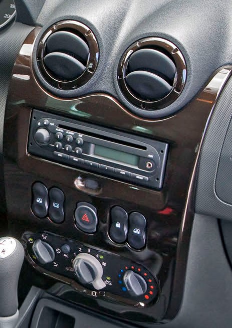 Autoradio 2-DIN Clarion - Poste cd/usb/mp3/wma Dacia Duster ...